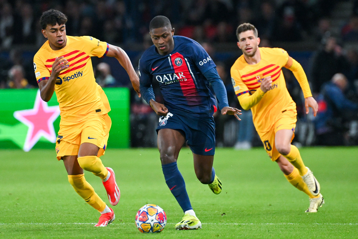 História é clara: Barcelona tem mais que um pé nas meias, PSG descalço