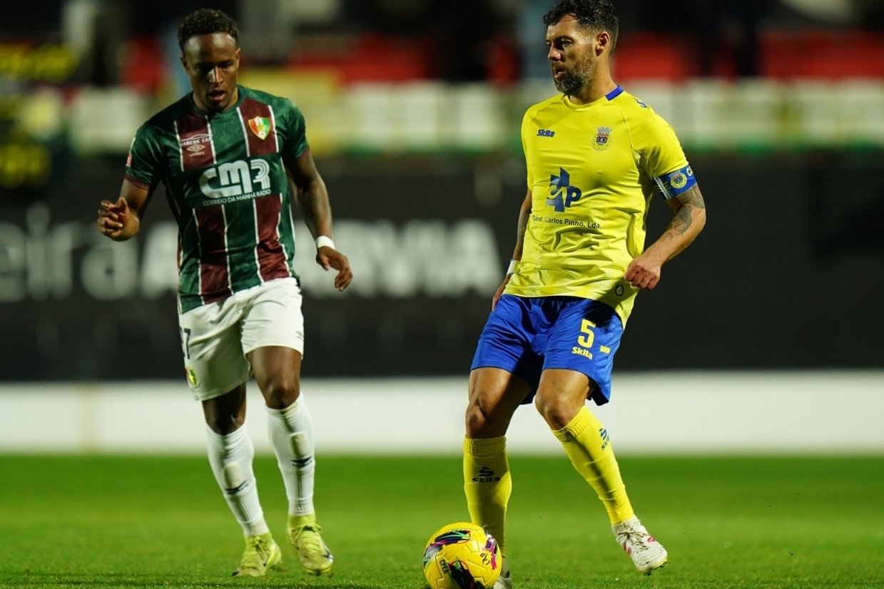David Simão anuncia saída do Arouca